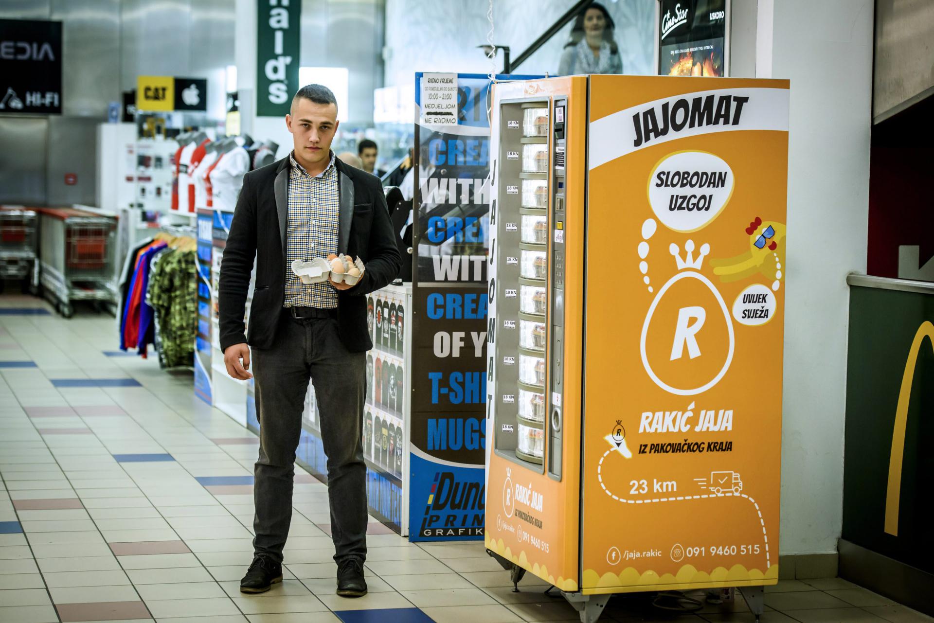 Slobodna Dalmacija - Ćaća Zvonko uzgaja pivce, a sin Ivan - jajomat!