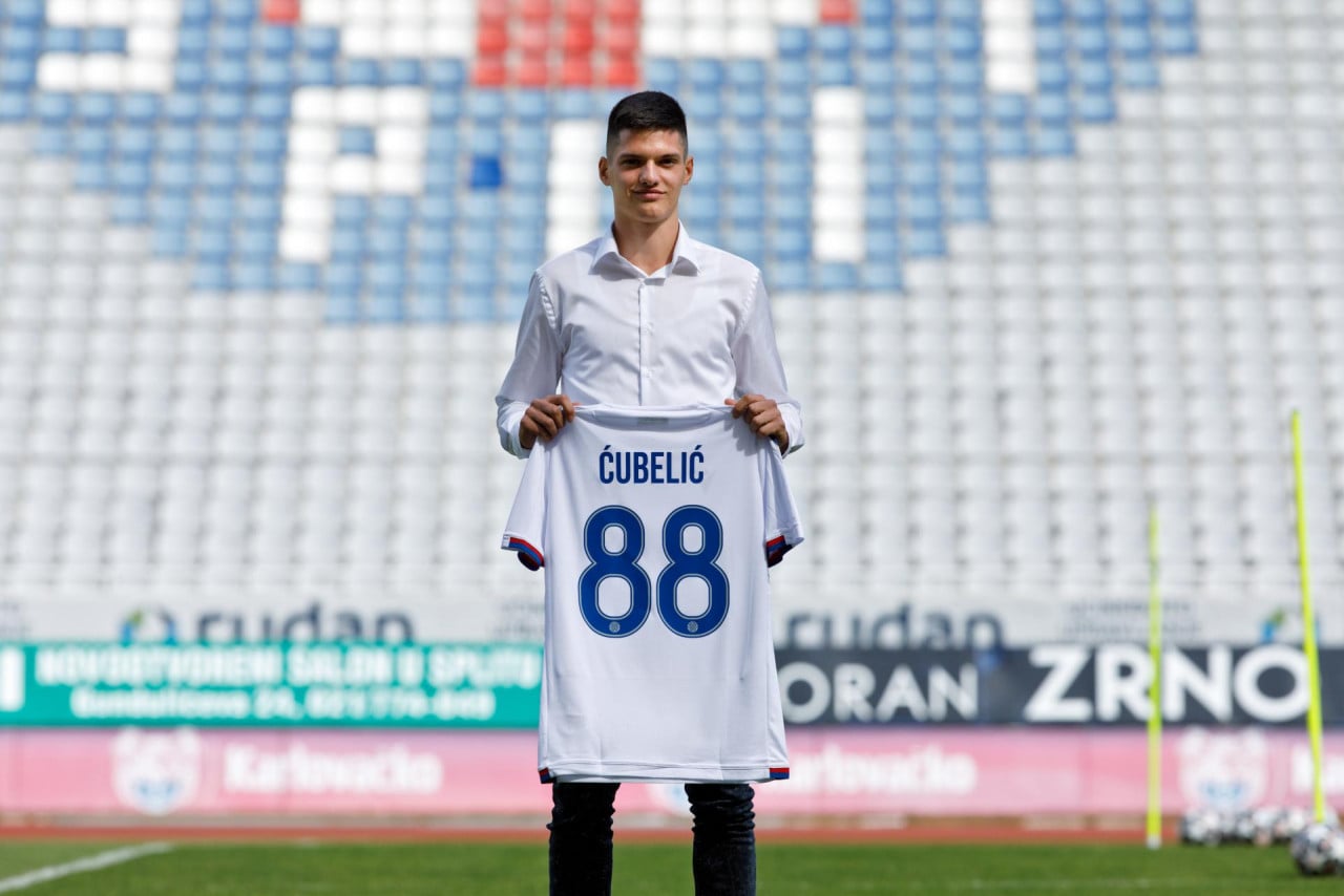Slobodna Dalmacija - Talentirani veznjak Ivan Čubelić potpisao ...