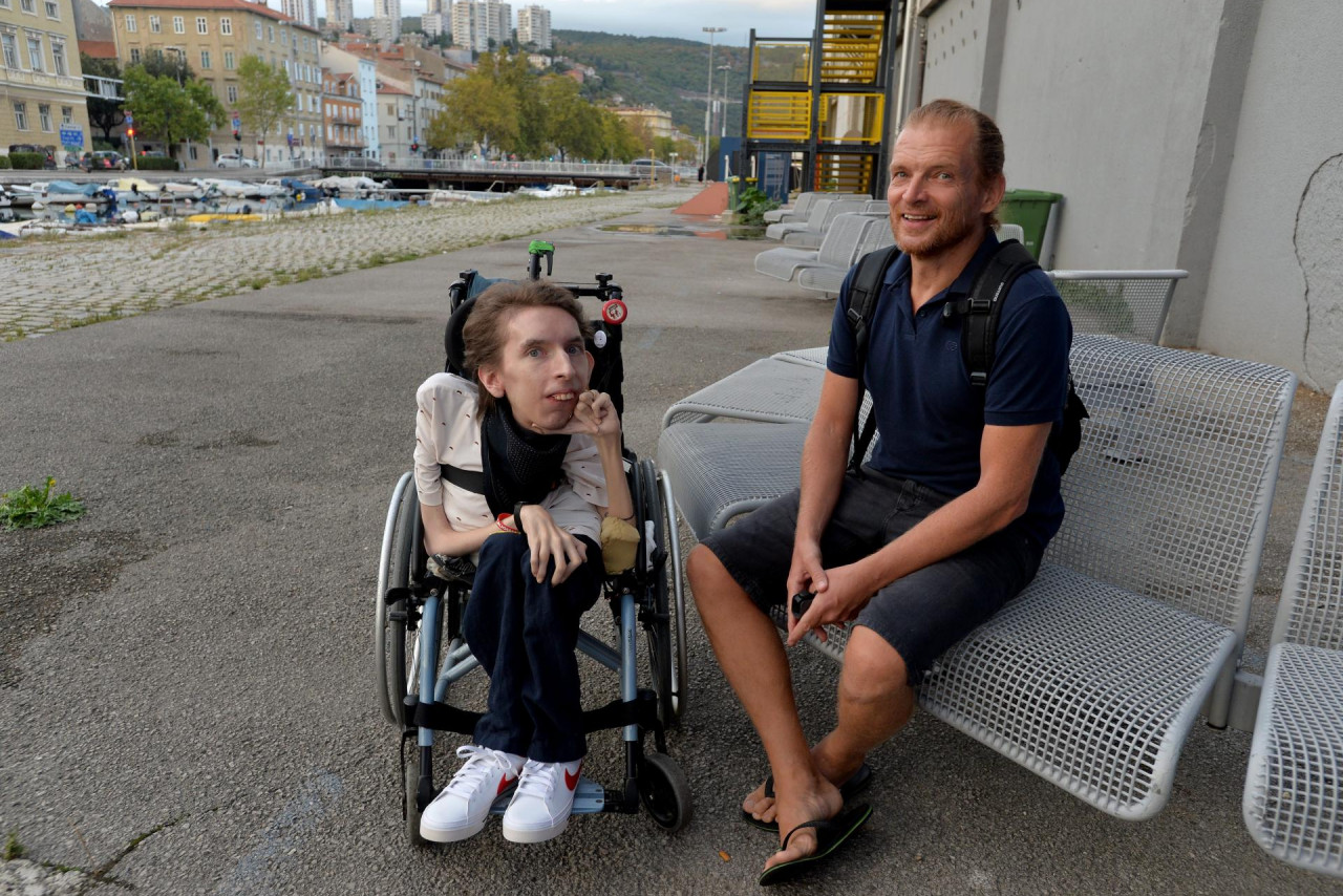 Slobodna Dalmacija - Jan sam ne može ništa, doslovno. Ni nazvati na ...