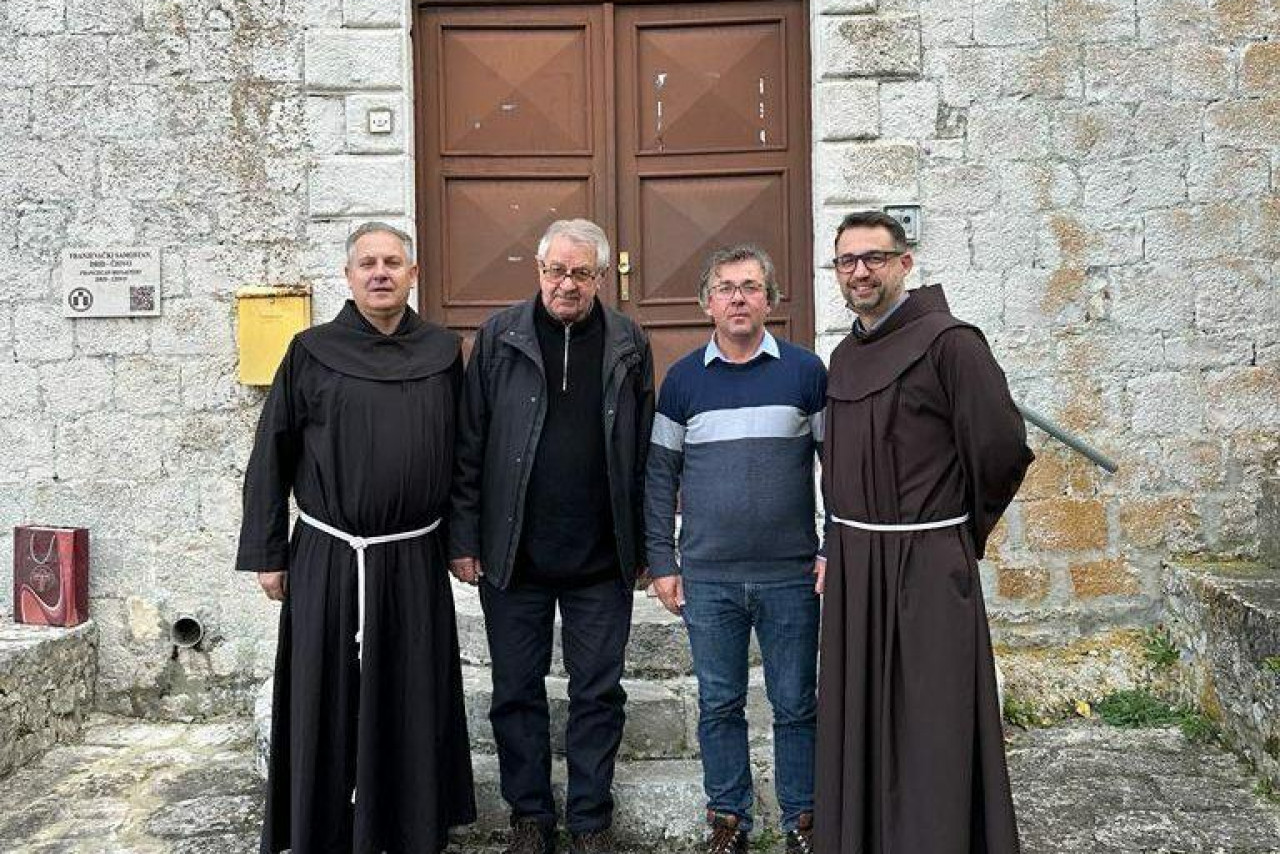Slobodna Dalmacija - Zadarski fratri vraćaju se u Pridvorje, Bosna ...