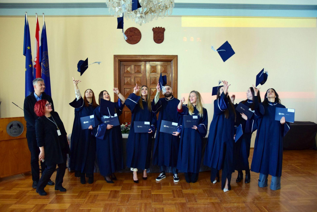 Slobodna Dalmacija - Uz podjelu diploma prvostupnicima, uručena i ...