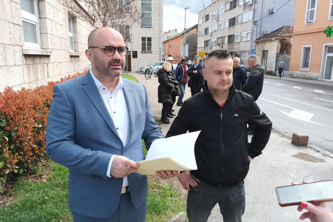 Slobodna Dalmacija - Dalmatinci u šoku: 'Država nam je otela zemlju ...