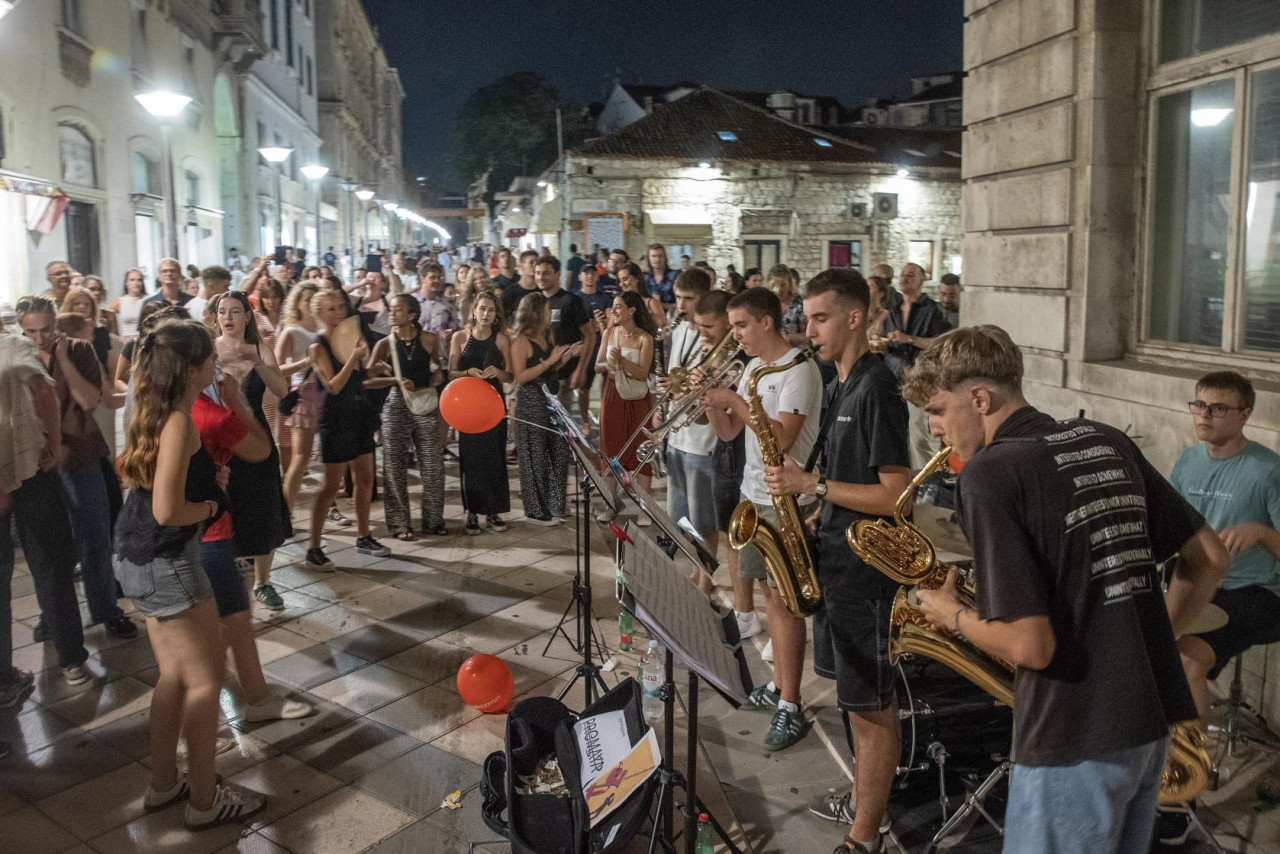 Slobodna Dalmacija - Ovi momci usred Splita tako dobro 'praše ...