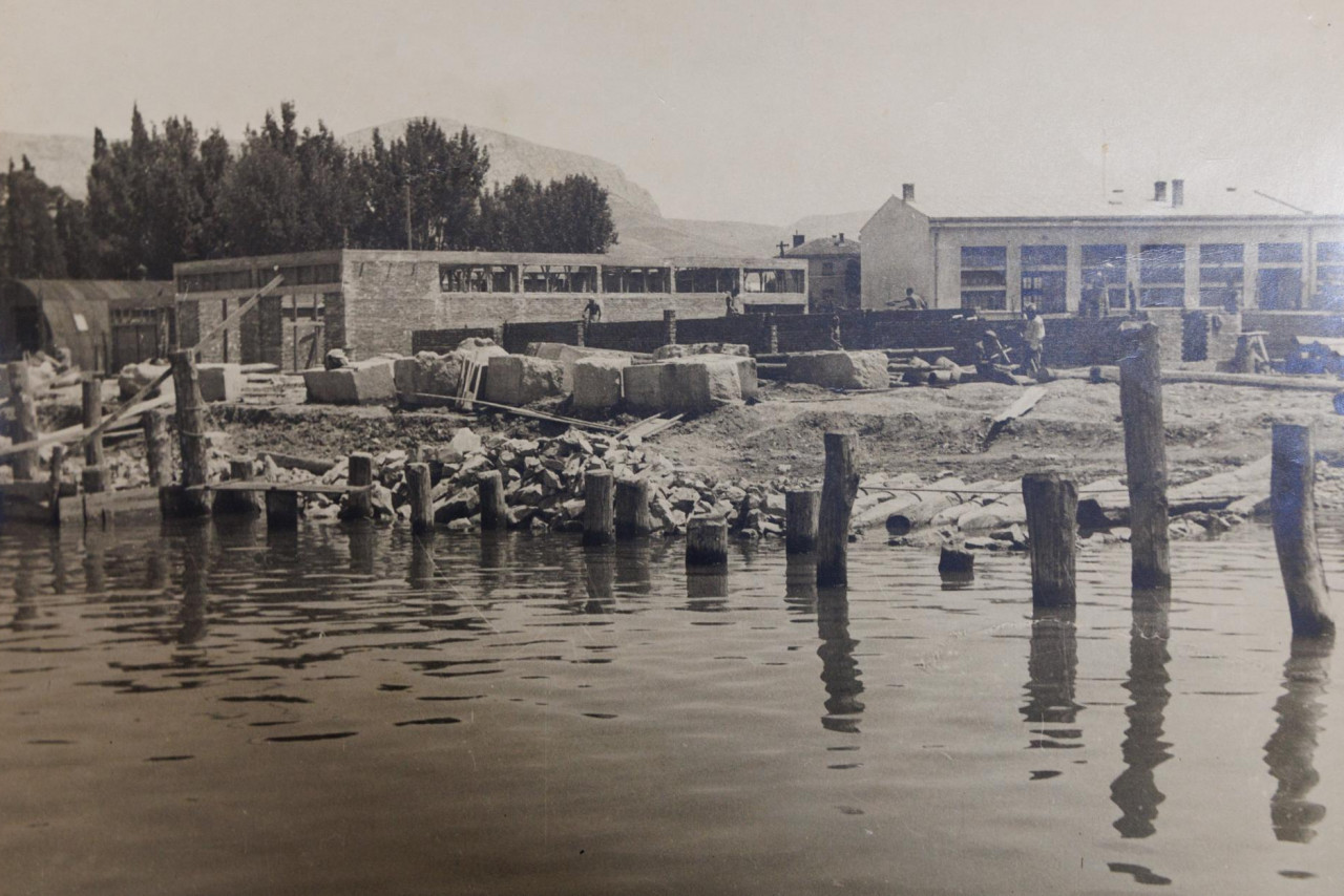 Slobodna Dalmacija - Stari Mornar i mladi mornari, najvećem od njih je ...