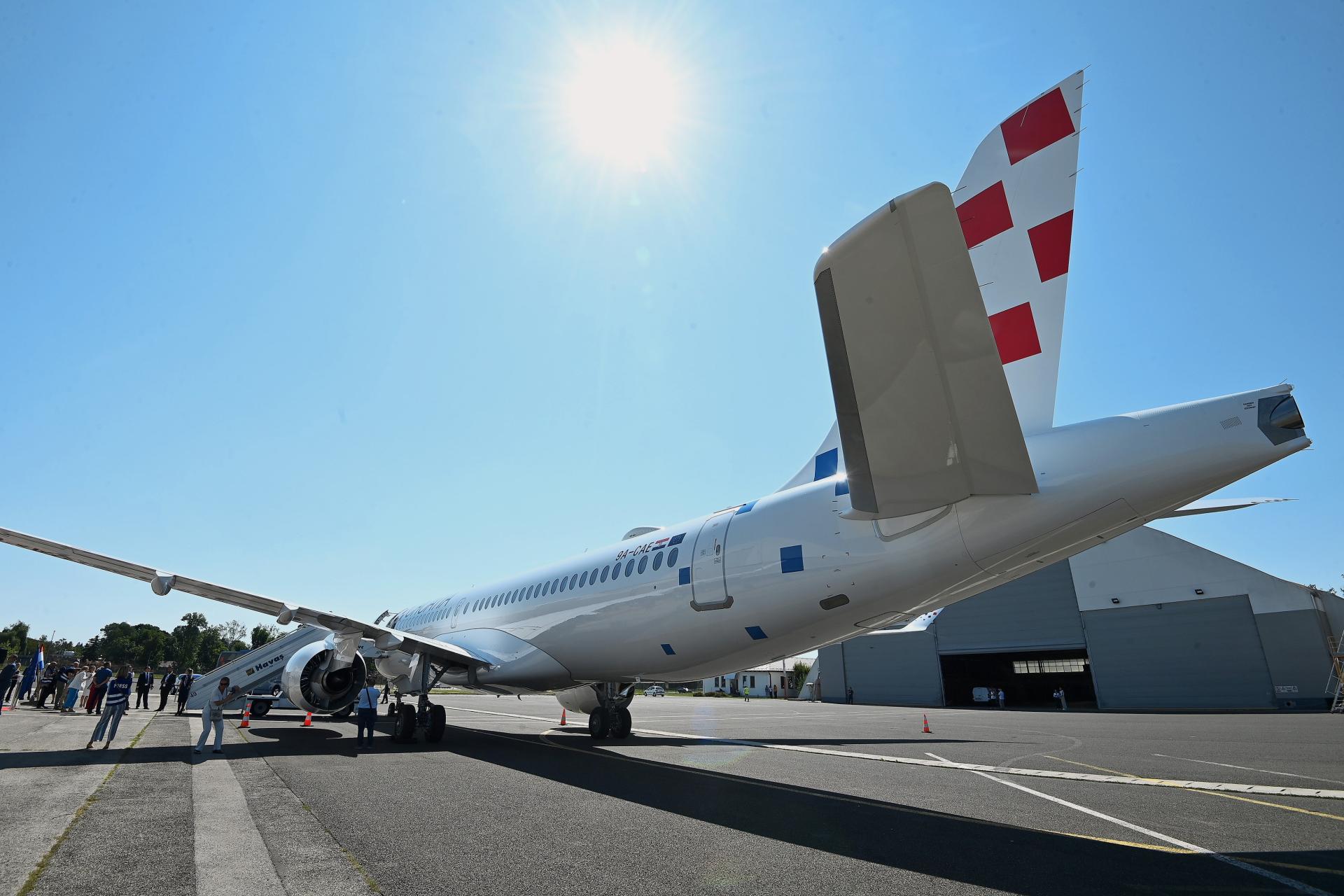 Slobodna Dalmacija - Avion Croatia Airlinesa dugo kružio iznad Zagreba ...