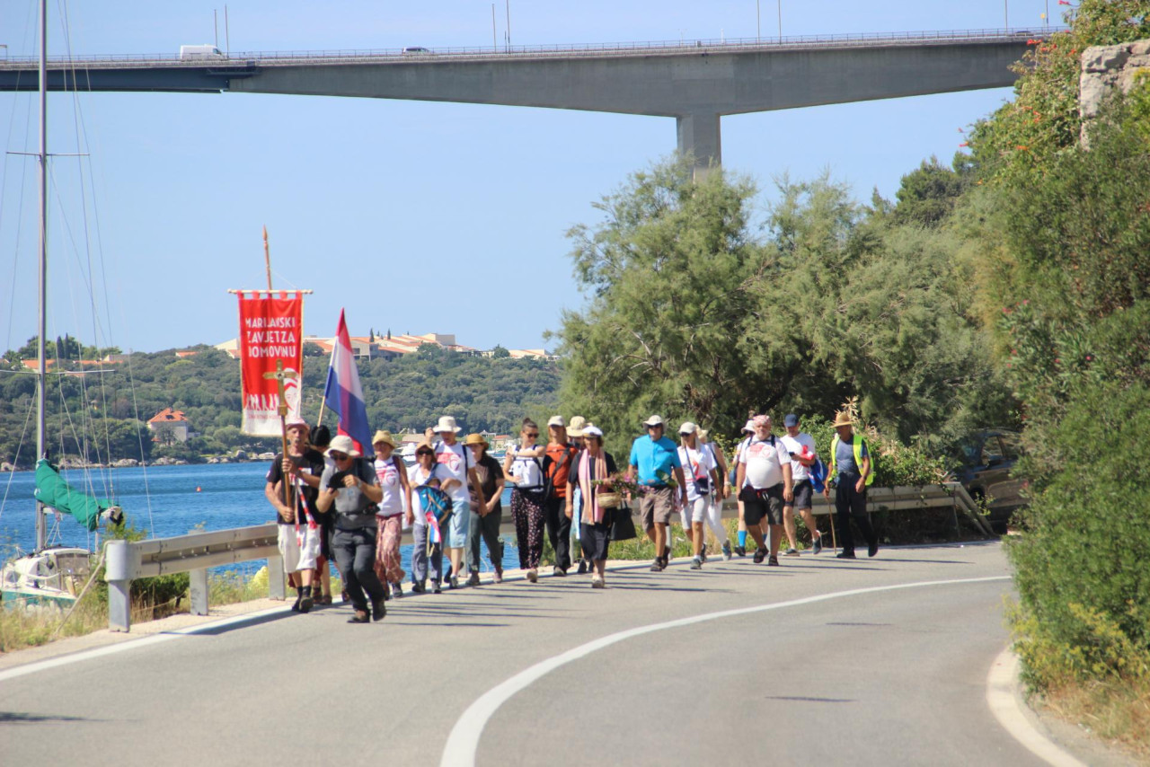 Dubrovački - Hodočasnici zavjetnog hodočašća 'Marijanski zavjet za ...