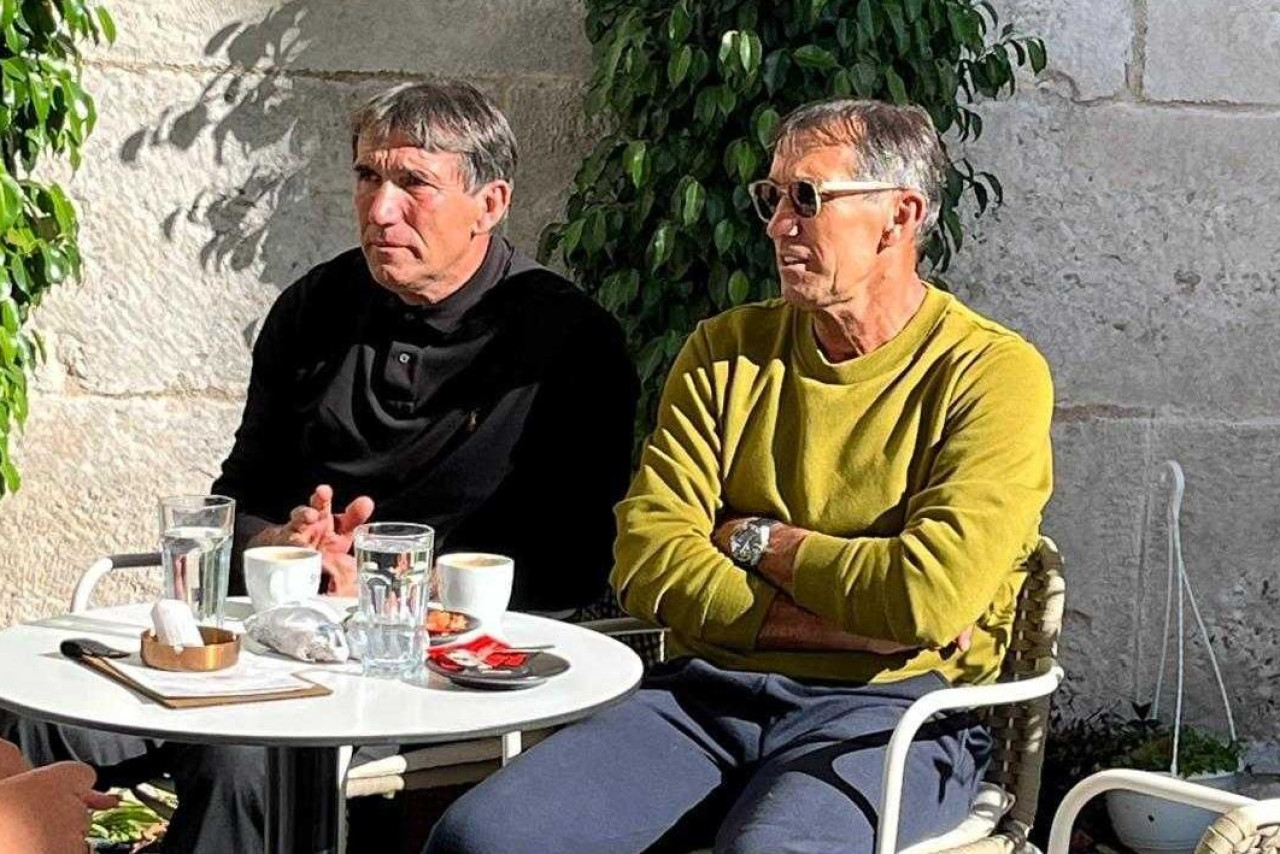 Slobodna Dalmacija - Jesensko je sunce, lipoga li dana, vidi na Rivi ...