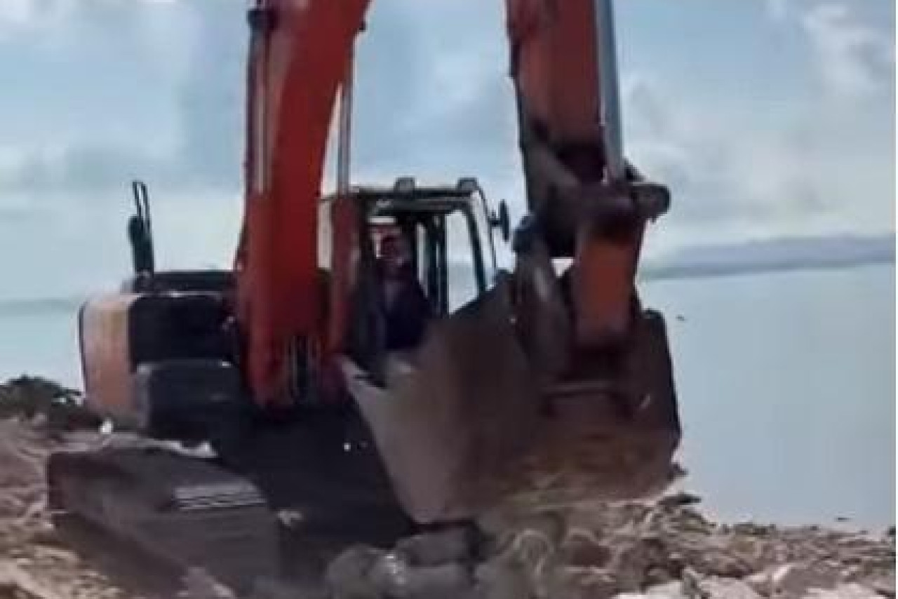 Slobodna Dalmacija - VIDEO Čovjek upozorava bagerista da ne smije ...