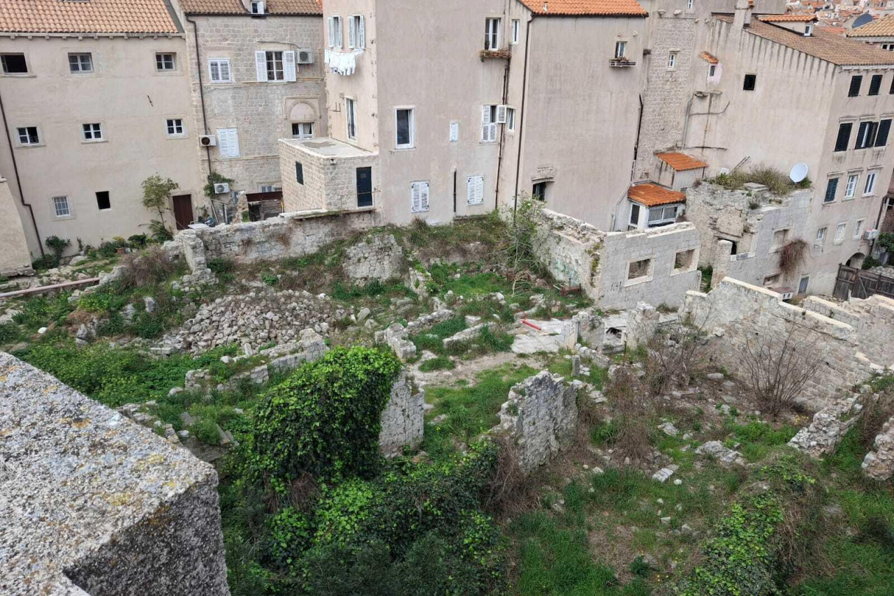 Dubrovački - Pogled sa zidina oduzima dah, a onda pogled prema dole...