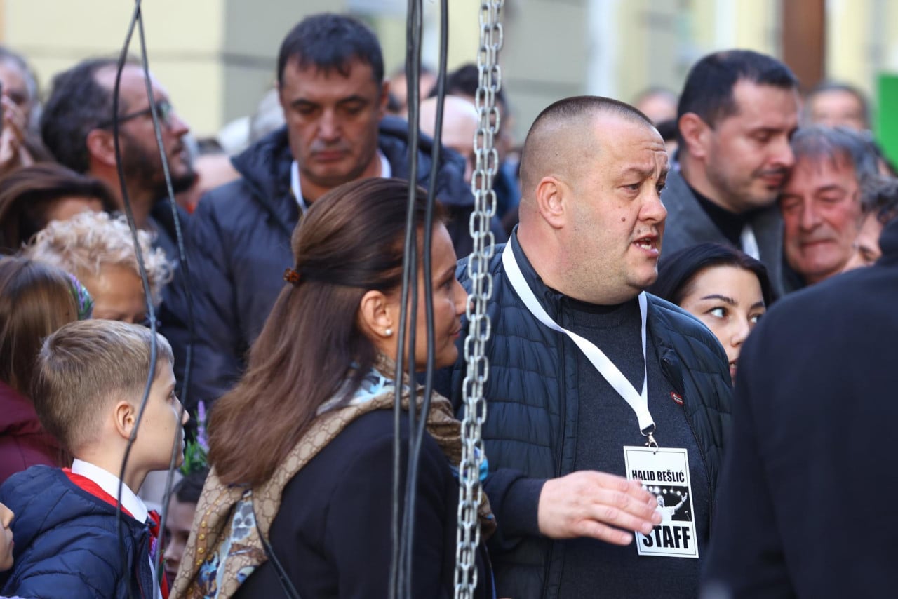 Slobodna Dalmacija - FOTO 'Moja majko, ostadoh ti ja sam': nakon smrti ...