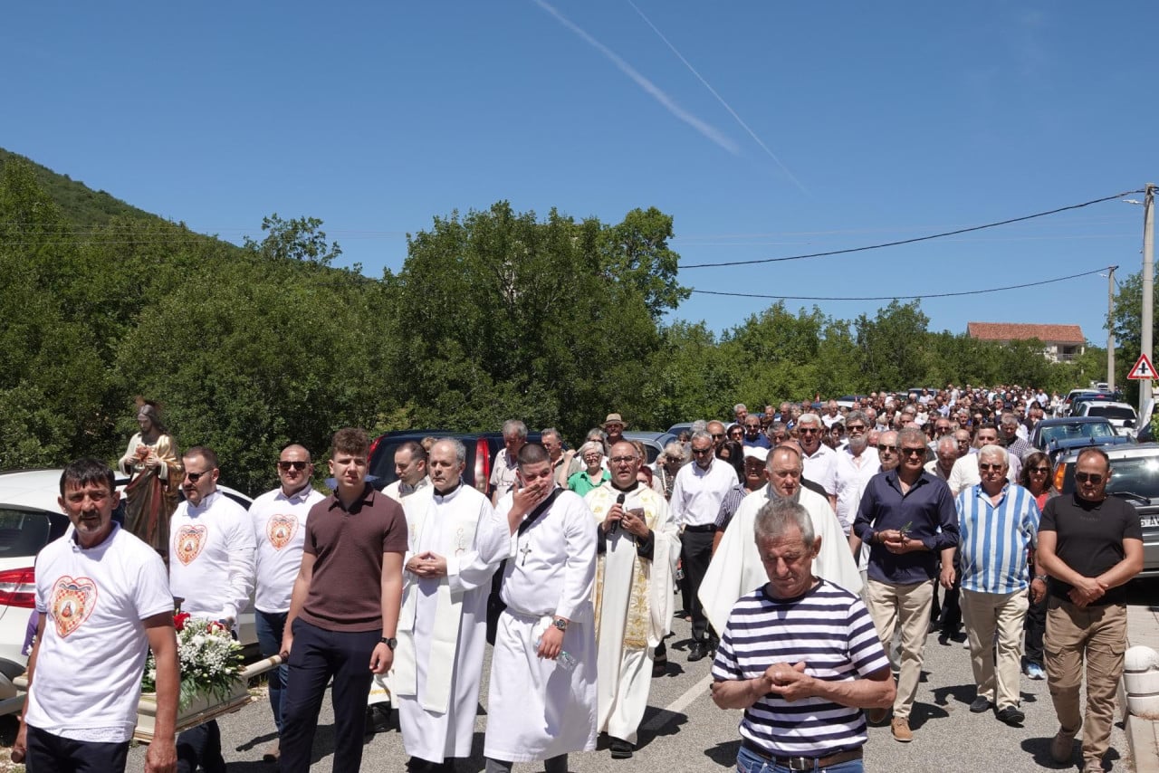 Slobodna Dalmacija - Vjerničko mnoštvo ispunilo Krstatice na ...